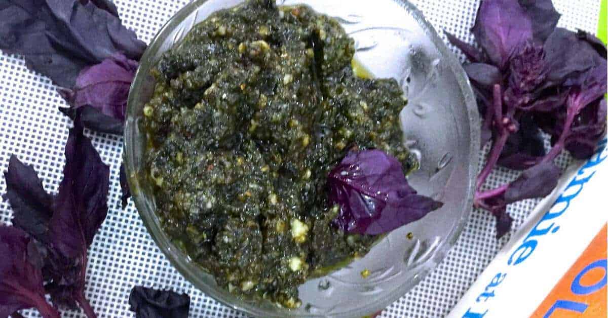 Purple Basil Pesto with Pine nuts and Parmesan Recipe | Pepper On Pizza