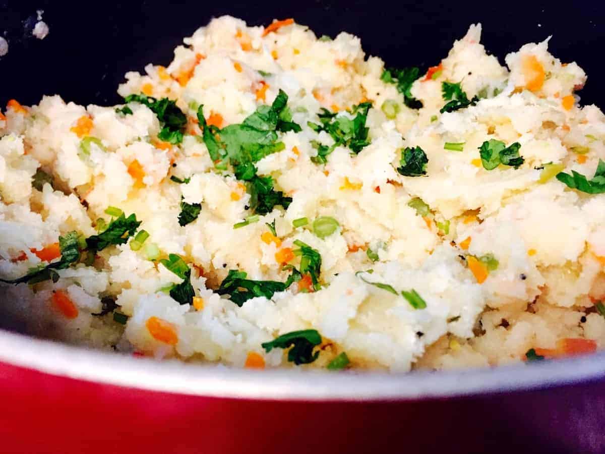 Vegetable Rava Upma - Easy Tasty Savoury Sooji Upma - PepperOnPizza