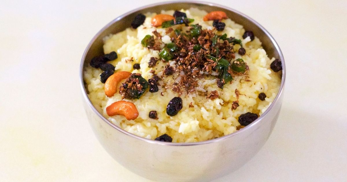 Savoury Ven Pongal/ Rice- Moong Dal Lentils Recipe | Pepper On Pizza